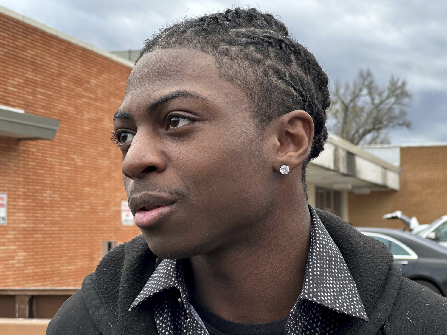 Judge Rules Texas High School That Suspended Student Over Hairstyle Did ...